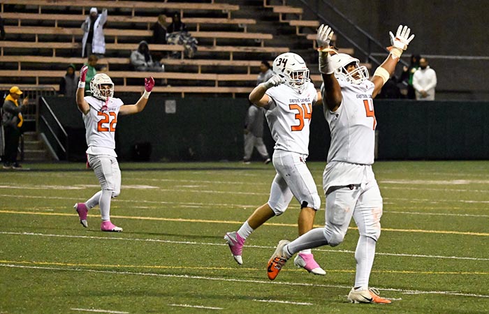 Football Team Mounts Stunning Fourth Quarter Comeback Against Roosevelt ...