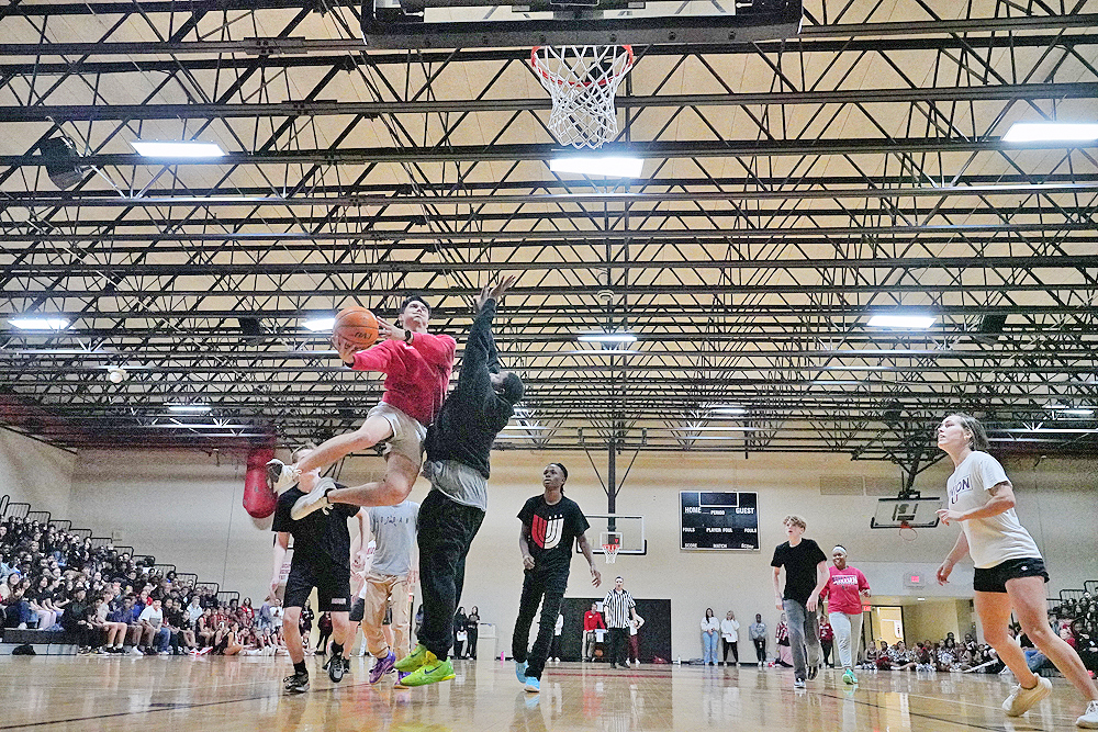 8th Grade Center Hosts Fall Pep Assembly | Campus Life Details