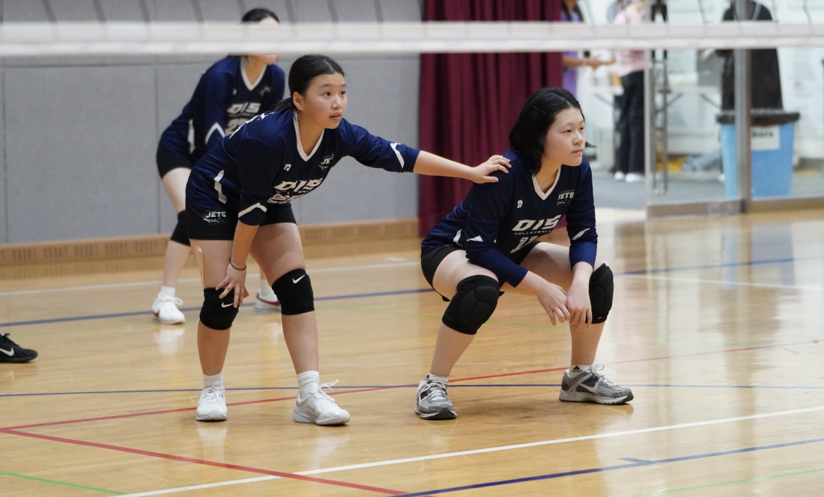 Varsity and JV girls’ volleyball both take third at SKAIS | News Details