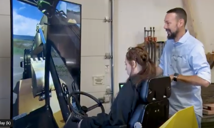 Students Drive Heavy Equipment Simulator | Posts Details/Default Board ...