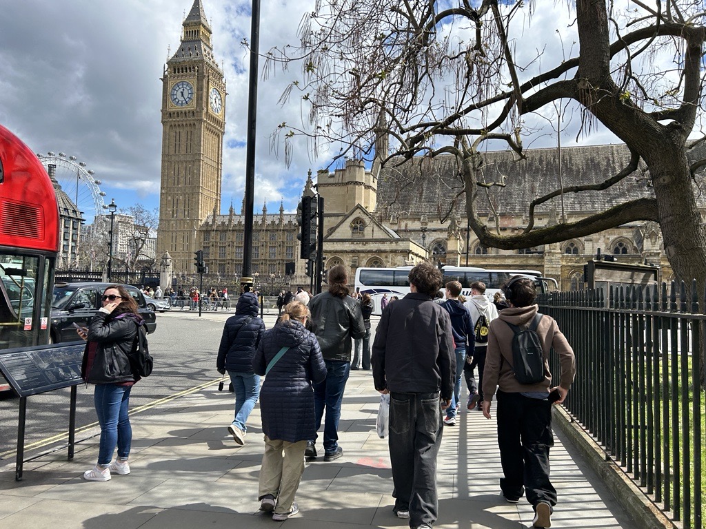 Students Anticipating Spring Break Trips | Single Article Page