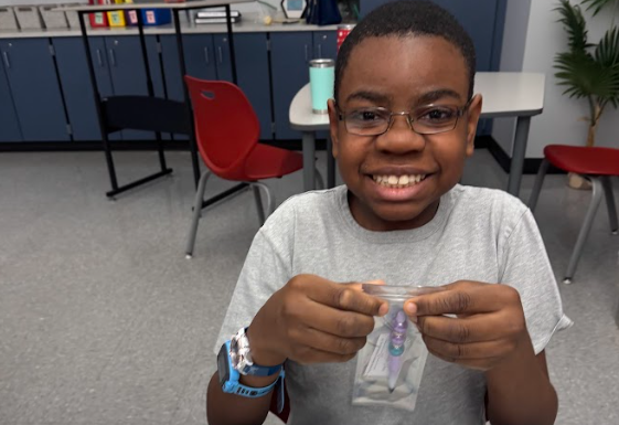 Colonial Middle School students take pride in pen project | District ...