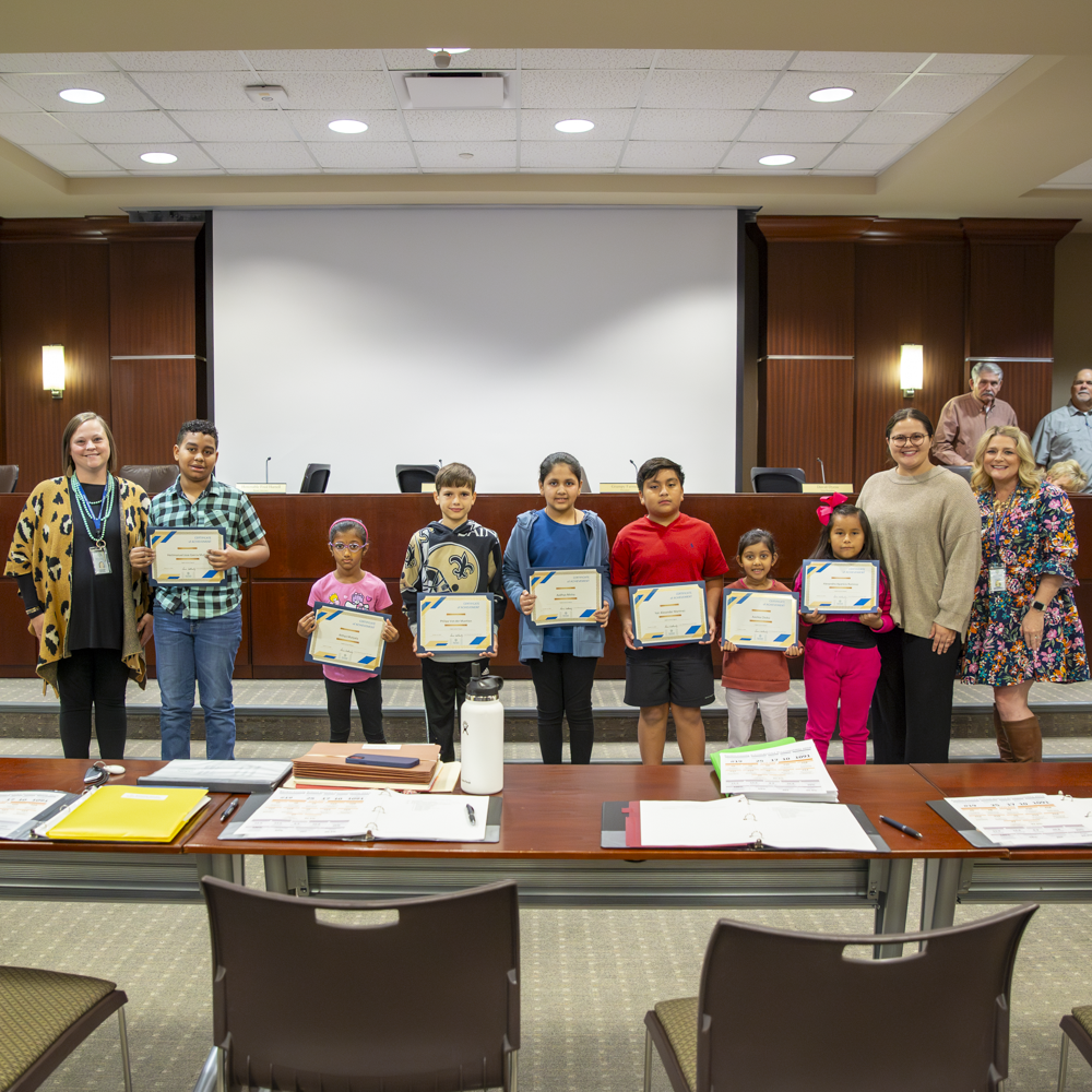 Students Complete EL Program | News Posts