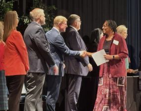 Employees recognized with the Good Apple Award | Details