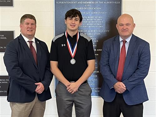 Reyes Receives Ronald Reagan Leadership Medal | Post