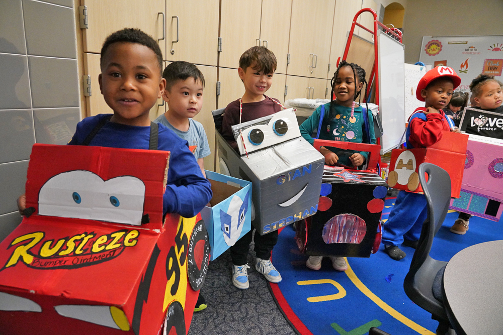 Jefferson Enjoys PreK Boxcar Parade | Campus Life Details