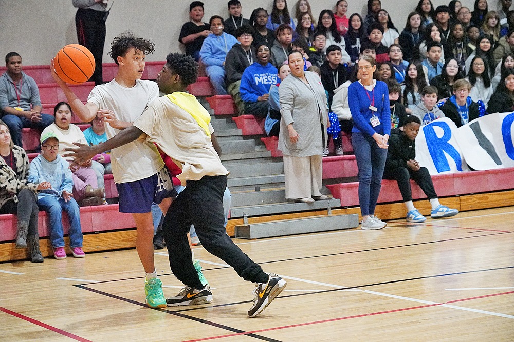 7th Grade Teams Face Off On Basketball Court | Campus Life Details