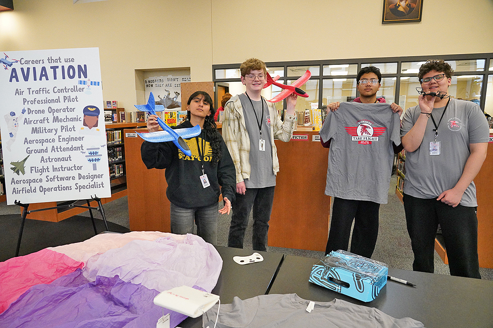 8th Graders Explore Course Offerings | Campus Life Details