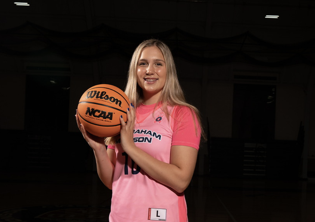 Caterina Ravosa '26 hits 2,000-point milestone | Post