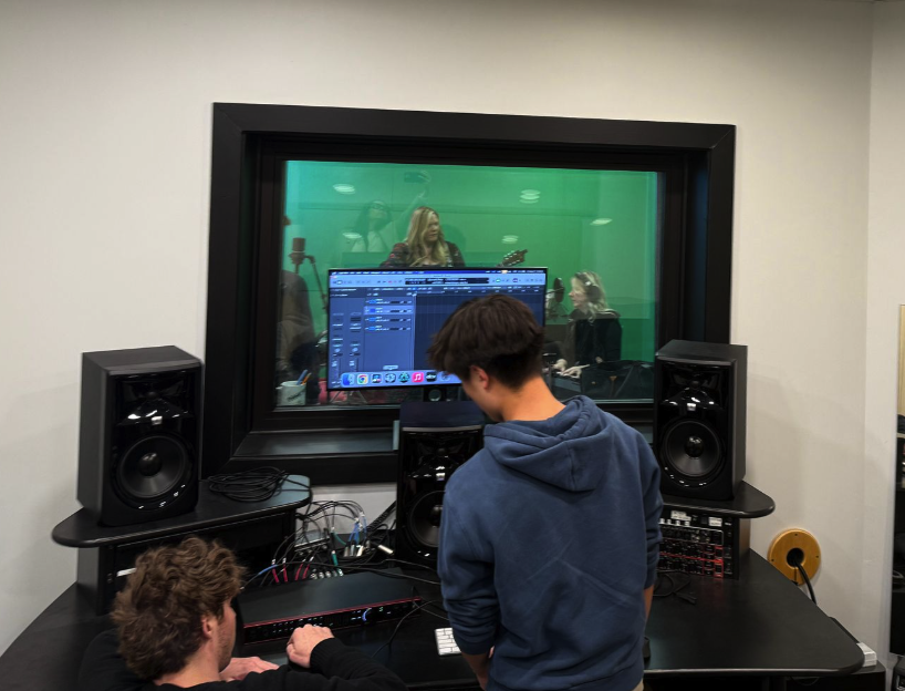 SCH Musicians Inspired by Acclaimed Folk Duo | News Stories - SCH