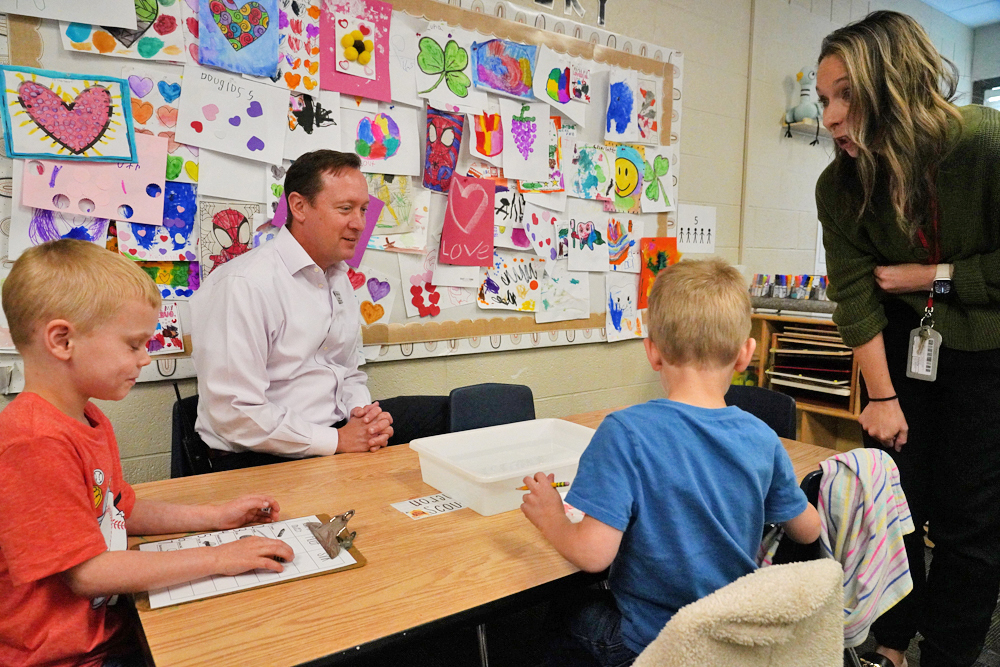 Leadership Tulsa Tours Darnaby Elementary To Learn About Its STEM ...