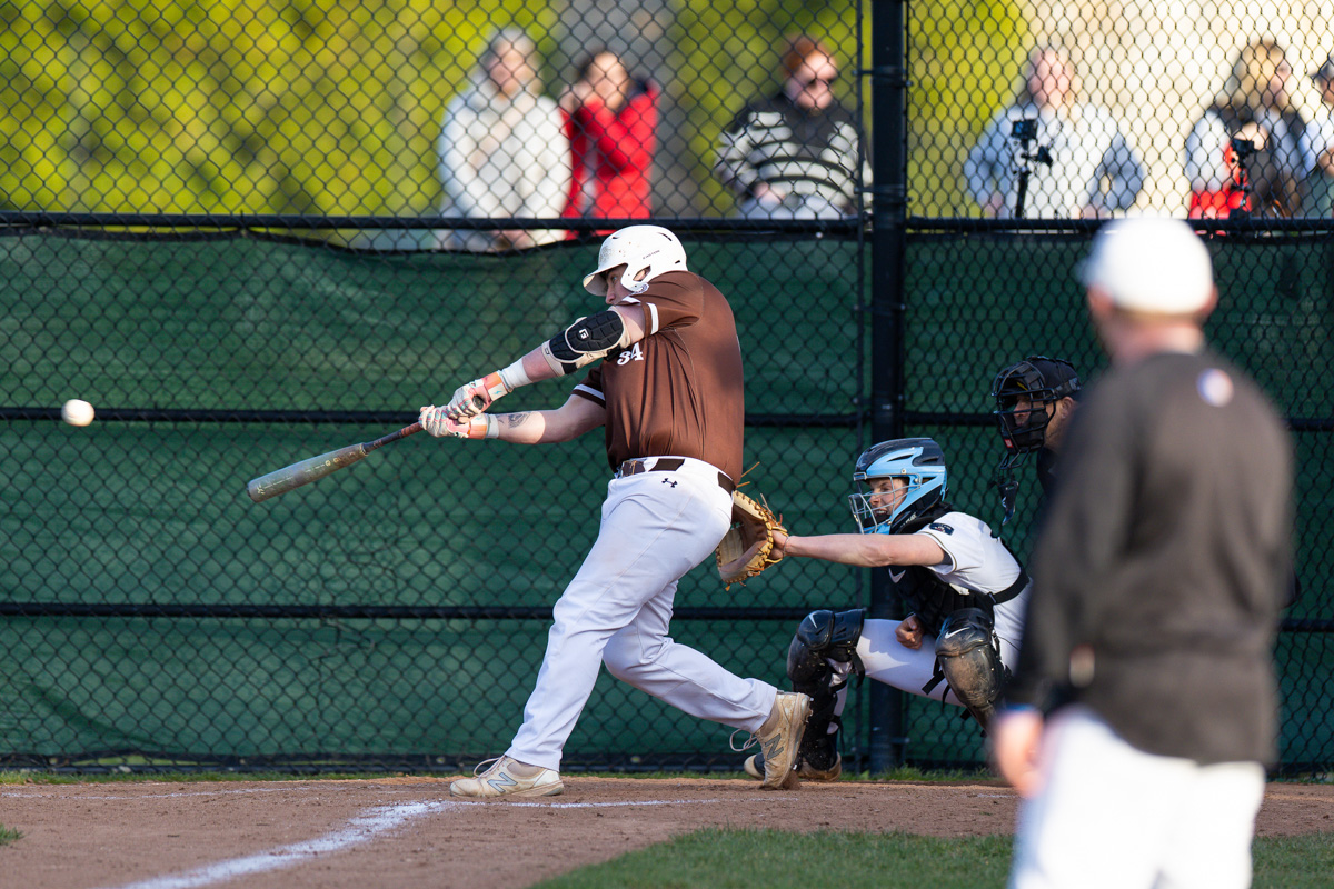 Bruins Best King on Baseball Diamond | Details