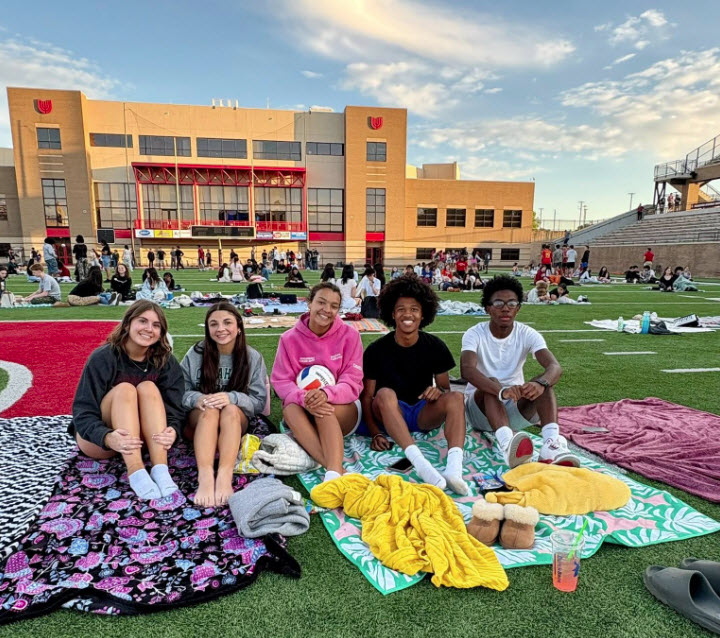 Class of 2025 Gathers To Watch Sunset | Campus Life Details