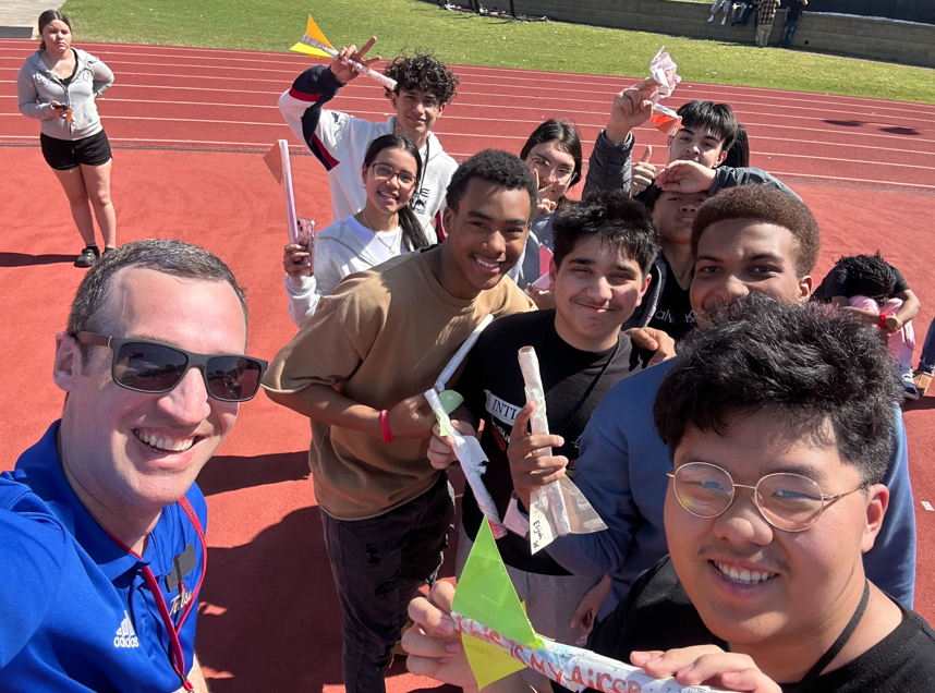 High School Students Launch Rockets In Science Class | Campus Life Details
