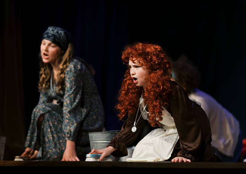 Elementary Students Shine in “Annie Jr.” Production | News Details
