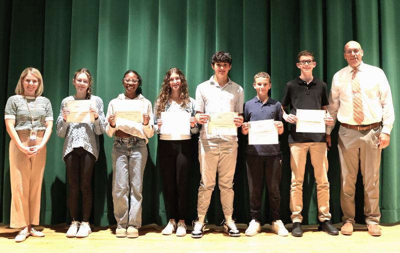 Eighth Graders Earn End-of-Year Leadership Awards | News Details