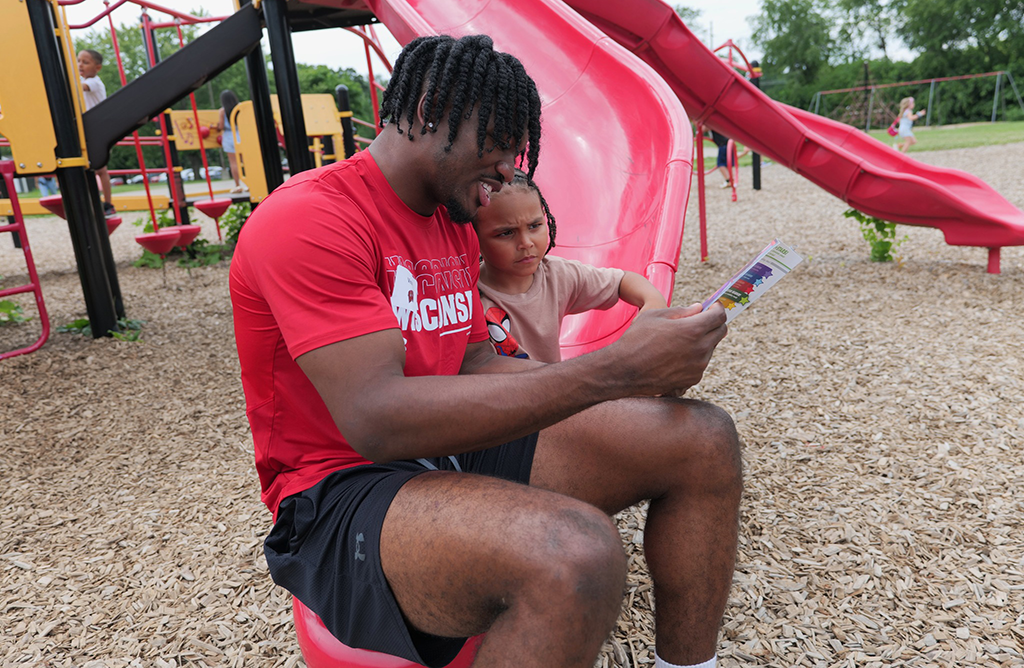 Readers and Receivers: UW Football Players, Madison Reading Project ...