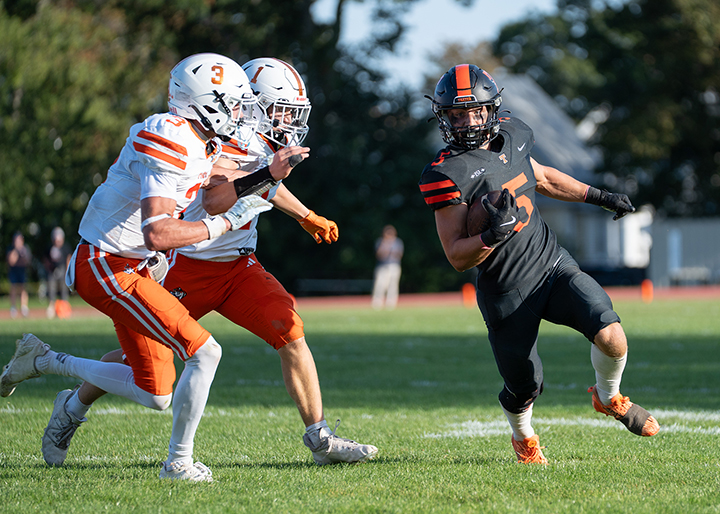 Coach Toussaint Praises Compete Level In This Year’s Football Team ...