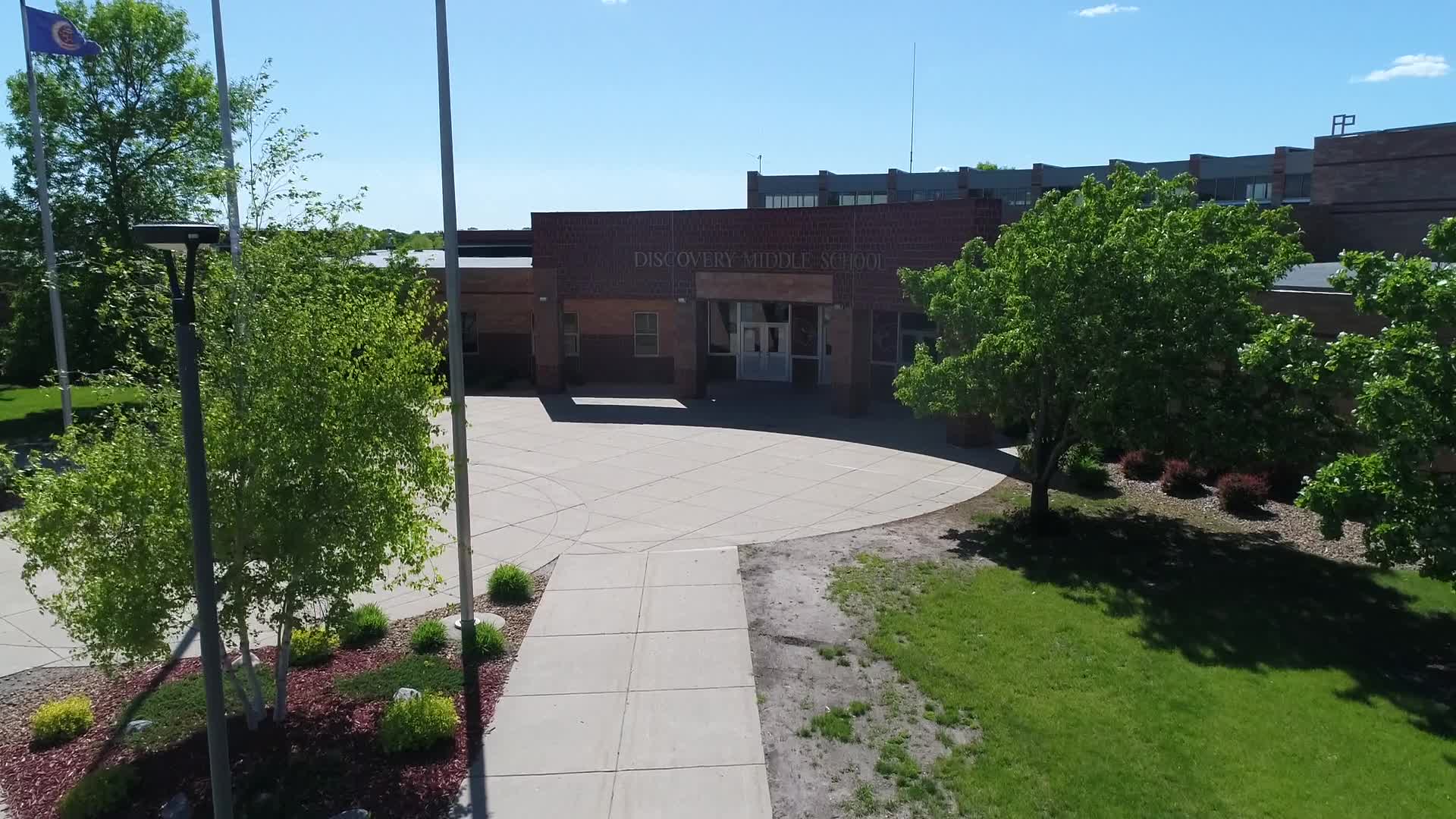 Discovery Middle School Logo